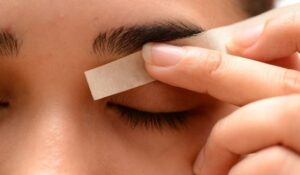 Swollen Eyebrow Causes, Waxing, Botox, Red Lump, Pimple, Sinus ...